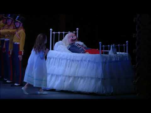 The Nutcracker Act I Scene 8 : Clara, Mice and The Battle - The New York City Ballet