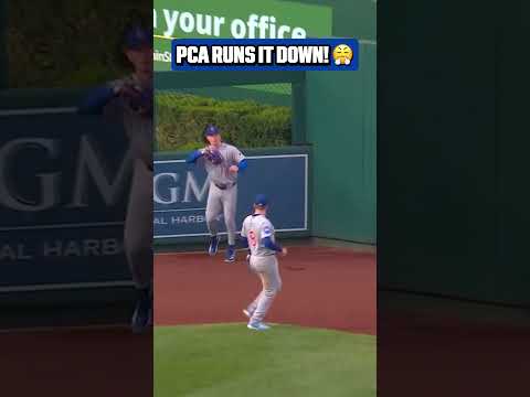 Pete Crow-Armstrong turns on the JETS to make the catch 💨
