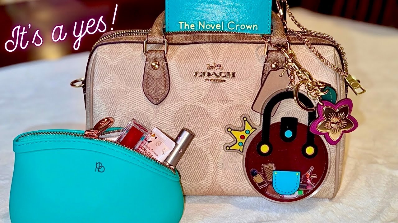 What’s in my Coach rowan medium Tote?! WIMB?! Sand 💕👜😍