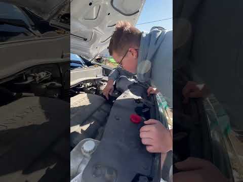 #love how the #sendysquad taught Ivy how to change the #oil in the #hondapilot today.