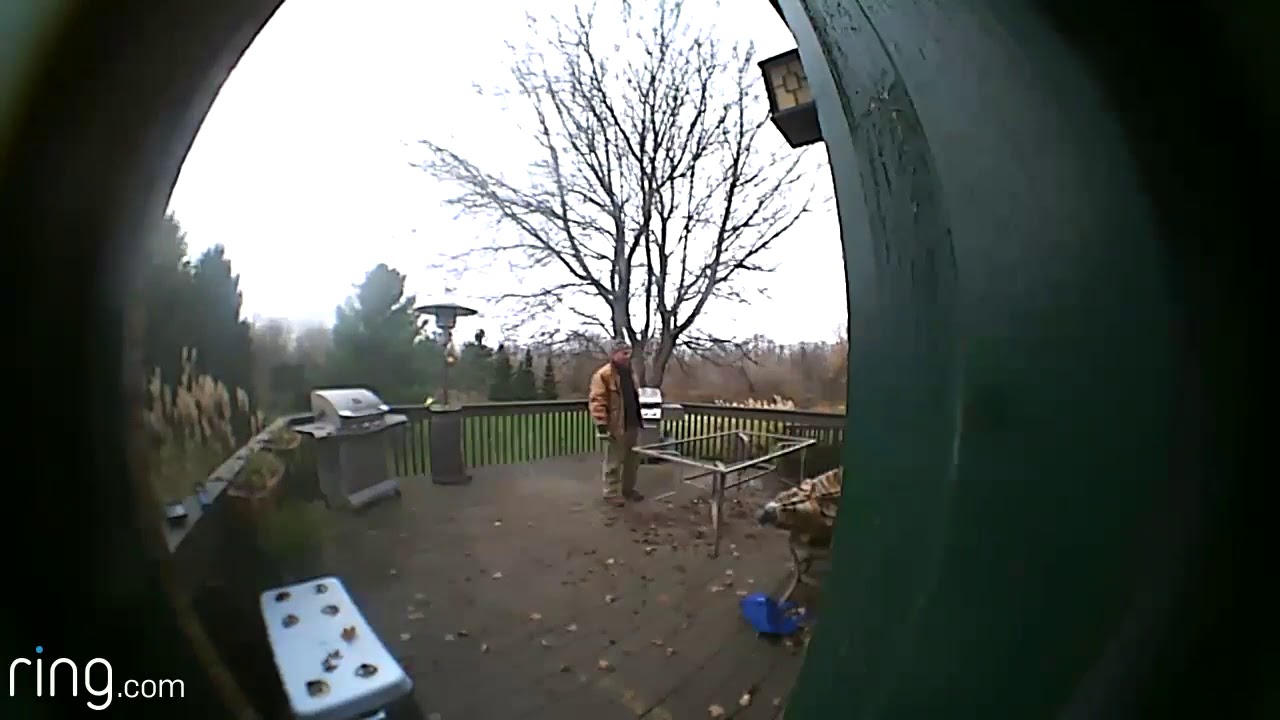 Glass Table Explodes in Man's Hands - 987848