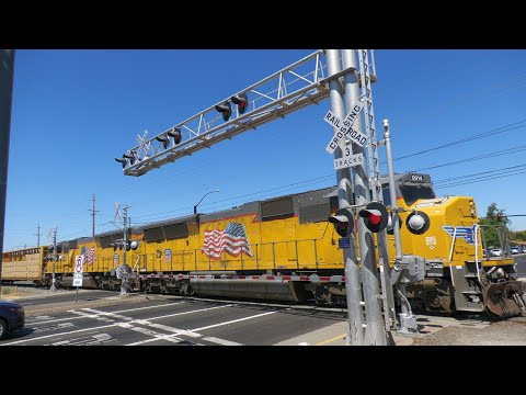 UP 9914 Rocklin Rocket Local - Zinfandel Dr. Railroad Crossing (Rancho Cordova CA)