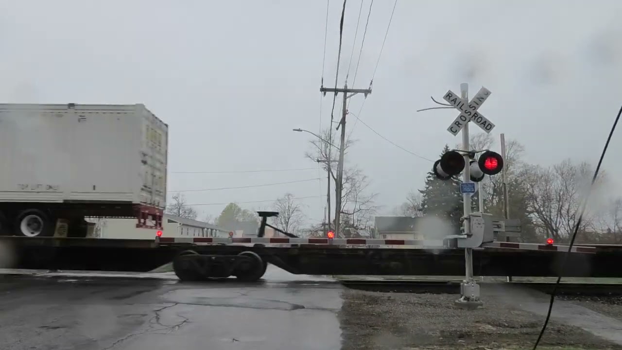 BNSF 8041 East in Dunkirk, NY 4/17/23