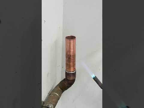 Plumbing basics: Soldering copper into an old fitting #plumbing #hvac #heating