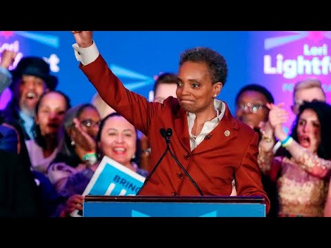 Lori Lightfoot makes history as Chicago's first black female mayor