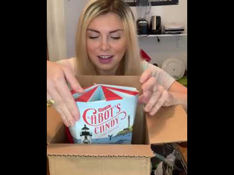 Cabot's Candy Salt Water Taffy Unboxing