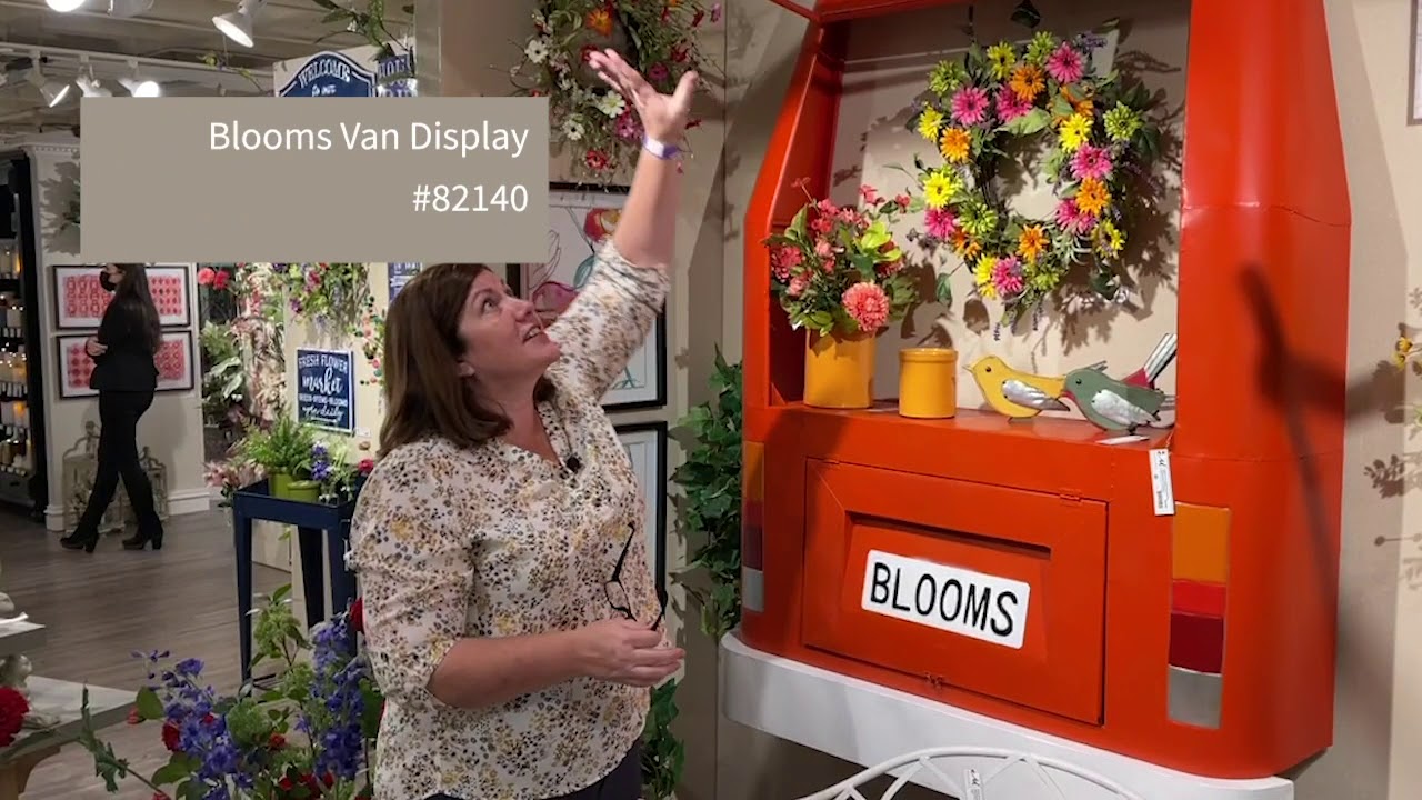 It's Spring, It's Time to Change Things Up-Window Displays by Melrose International