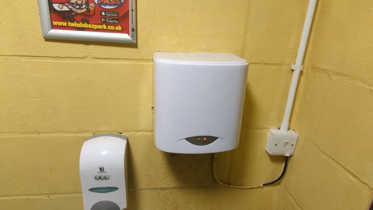 (Deta Electrical 1016W) Kuaierte Hand Dryer at TwinLakes Park, Gift Shop ♿ (Right Side)