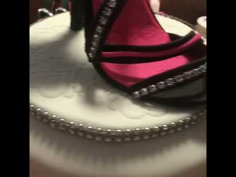 Stilleto Fondant Heel Cake & Cupcakes