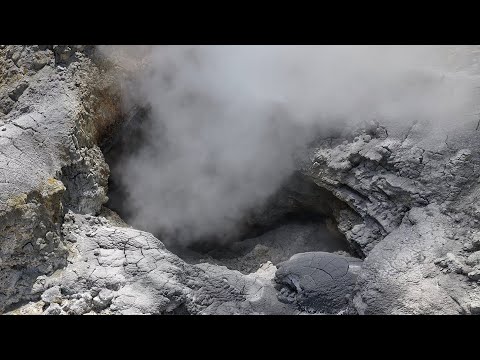 Allerta campi Flegrei: Fumarola pisciarelli dopo le scosse di stanotte 21/06/2025
