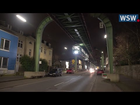 Premiere in Wuppertal: Erste Testfahrt der neuen Schwebebahn G15