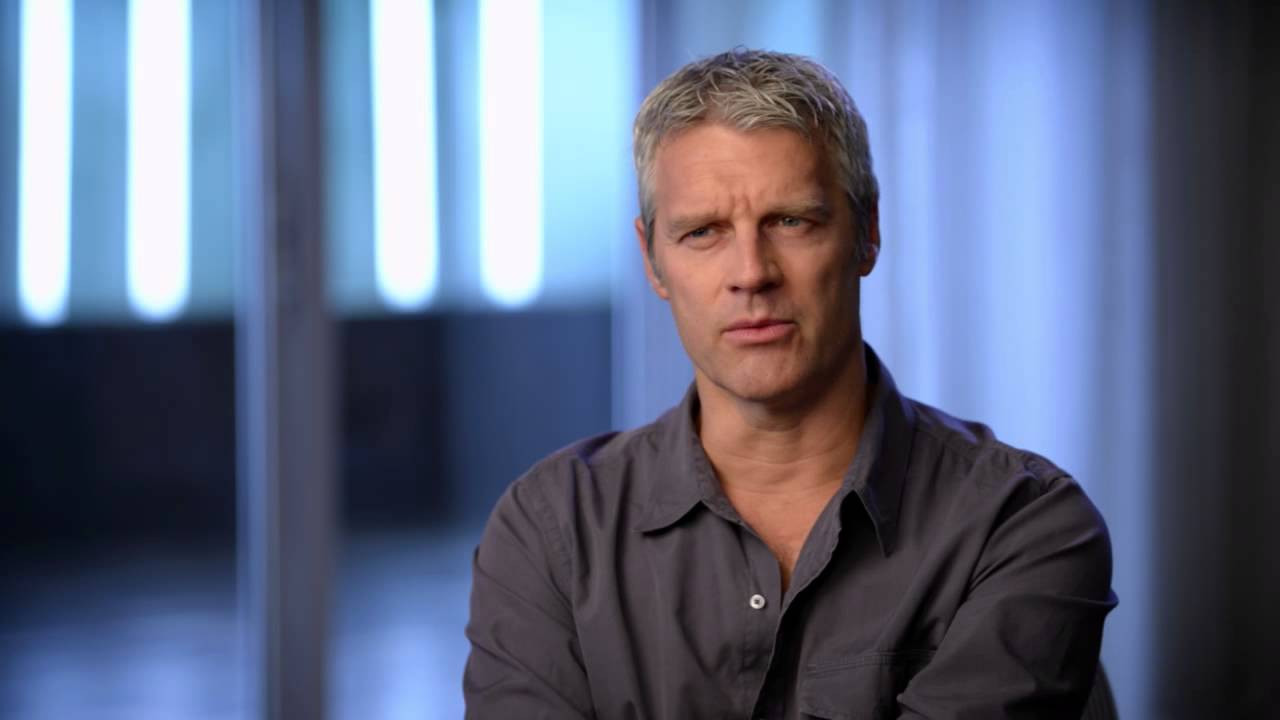 DIVERGENT - Featurette [Casting Theo] HD