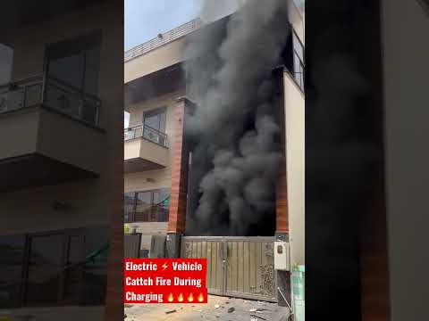 Electric ⚡️ Vehicle Catch Fire ???? During Charging #fire #tata #mahindra #electric #electricvehicle