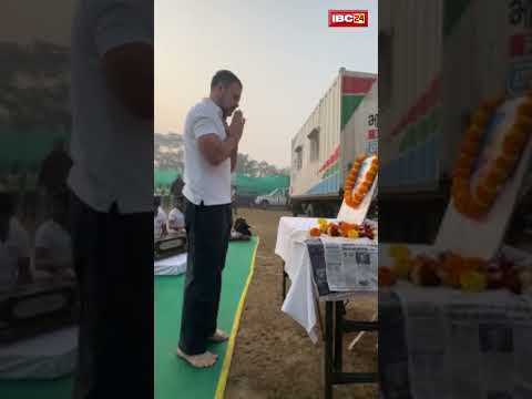 Rahul Gandhi pays respect to Mahatma Gandhi on Martyrs’ Day in Bihar’s Araria #shorts #rahulgandhi