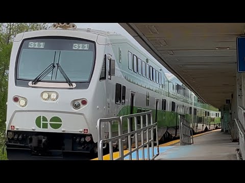 GO 1775 - 311 leads the WB West Harbour PM Express train