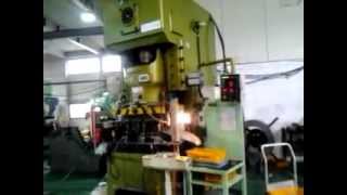 Press Machine Operator Overview | What is a press machine operator ...