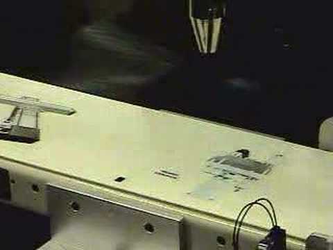 Conveyor tracking robot
