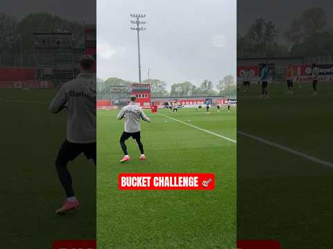 Bucket Challenge x Werkself 🎯