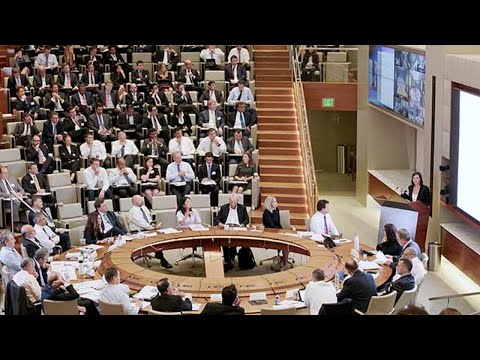 Reading the Road Ahead: Behind the Scenes at PIMCO’s Economic Forums