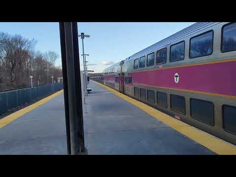 Kingston bound Commuter rail train arriving at Braintree station. Braintree, MA