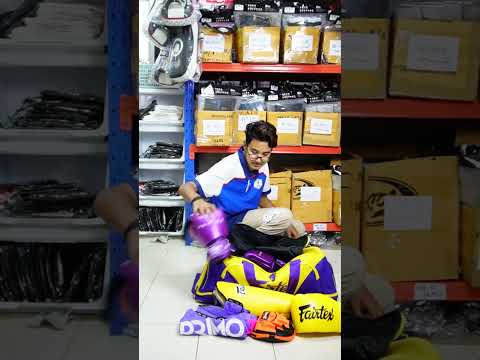 Looking for a spacious bag for all your Muay Thai gear?