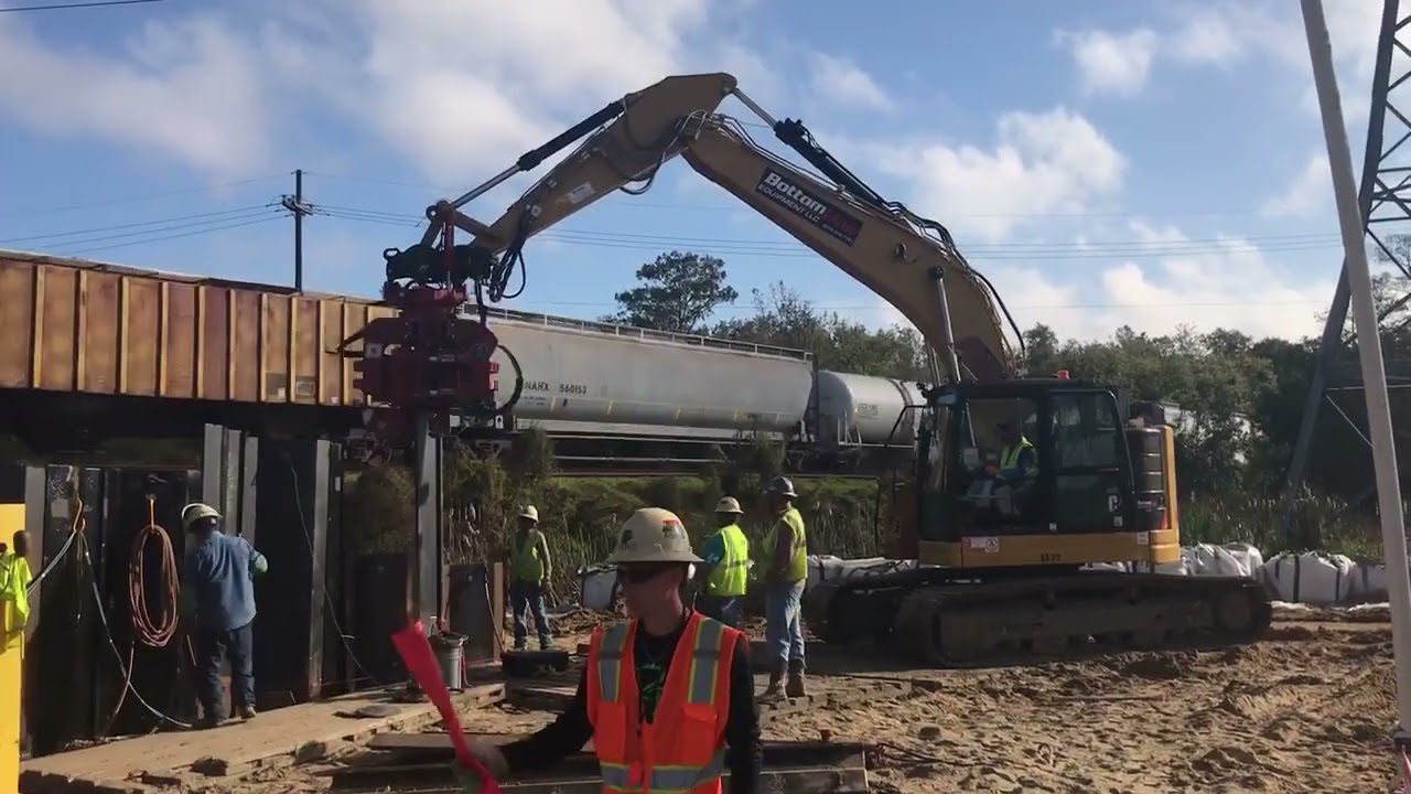 MKT Vibratory Sheet Pile Drivers
