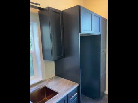Fabulous Granite Countertop & Custom Cabinet Package!