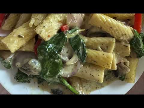 Review of the Primavera Alfredo Pasta from St Louis Bar and Grill