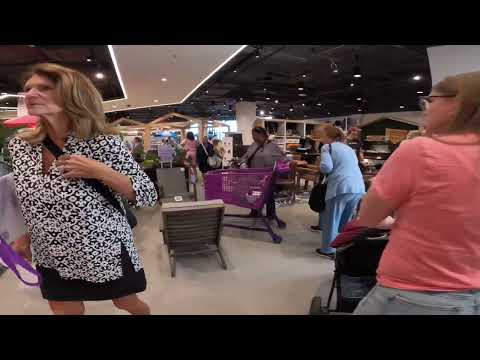 World’s First WayFair In-Person Store Opening Day in Wilmette