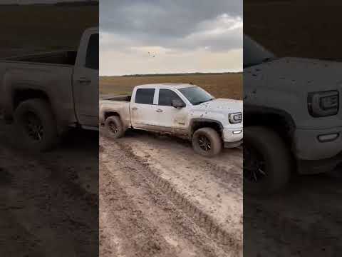 GMC Sierra All Terrian playing in mud! 6.2L 💪🏼
