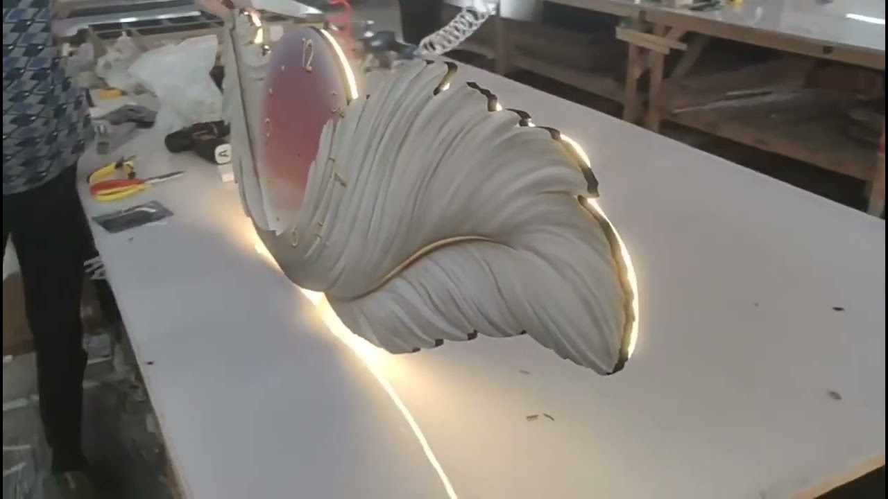 Censlighting - 2-In-1 Graceful 3D Feather Shape Wall Lamp Decor with Clock & Remote Set - Product