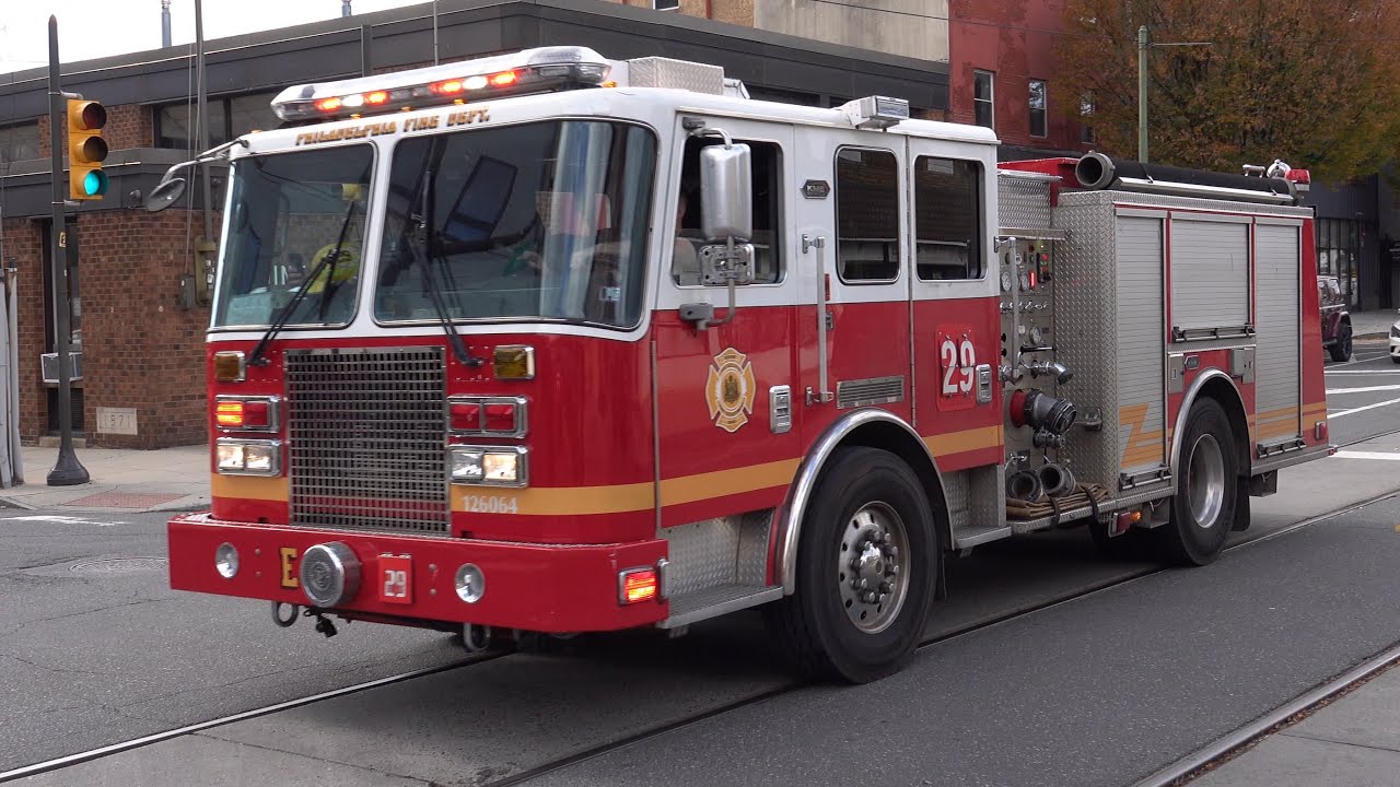 Philadelphia Fire Department Engine 29 Responding 