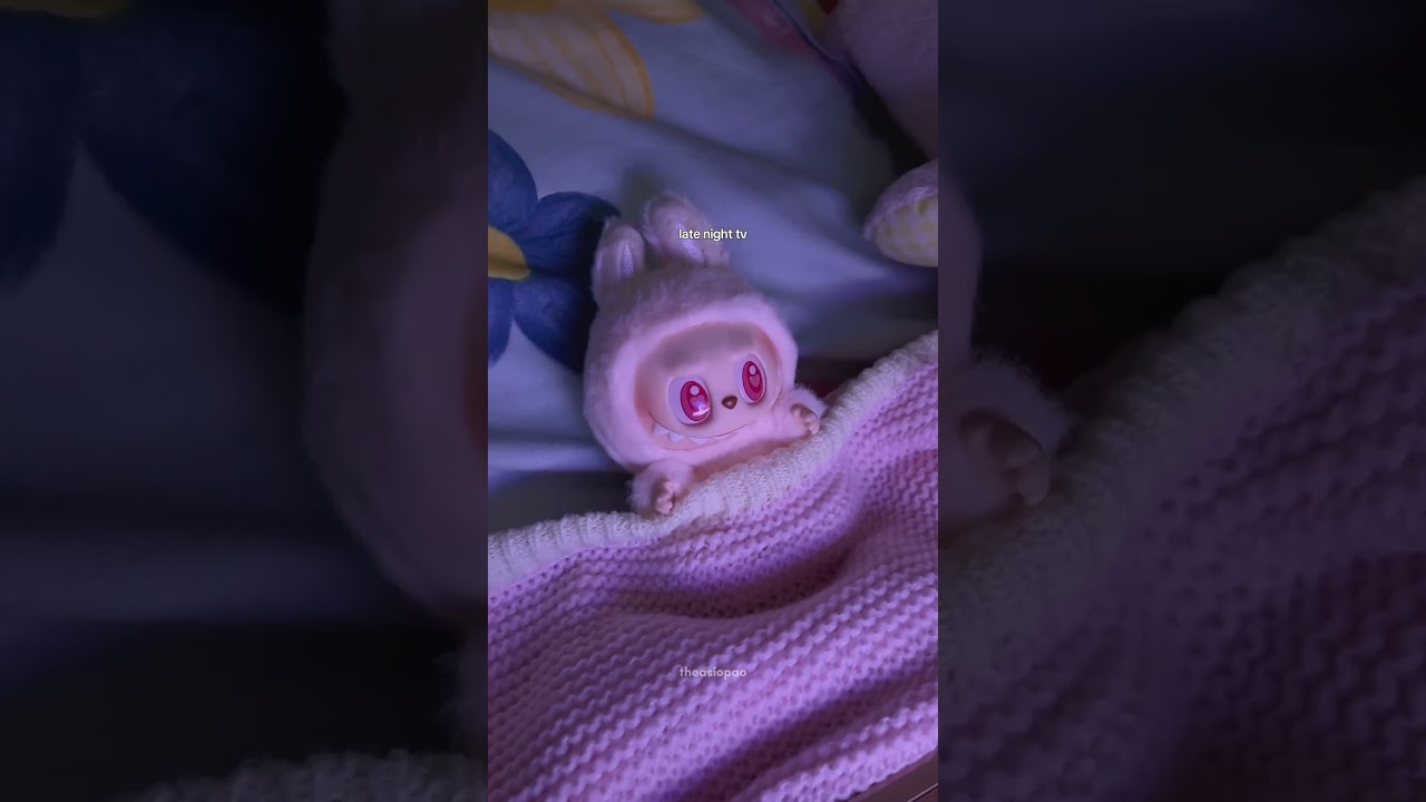she only wants zimomo 🥺🤍 hopping to this trend with my labubu dada 😆 #popmart #labubu #cute