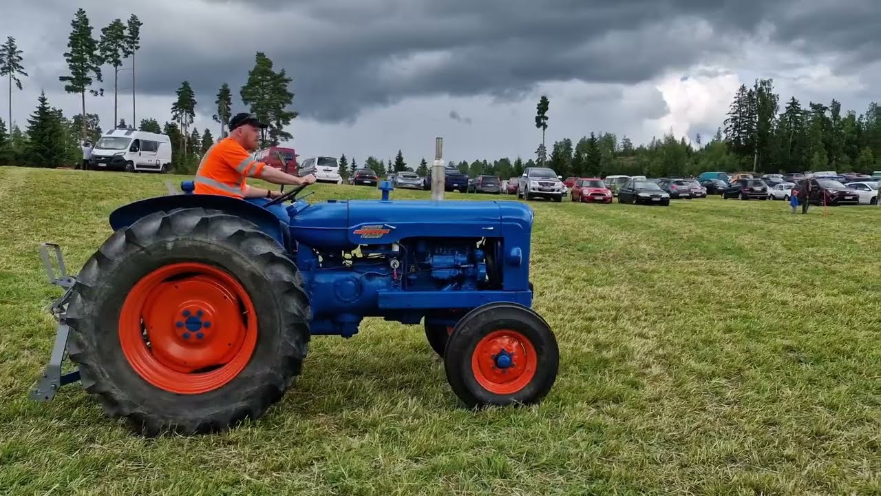 Hytittömät traktorit Vesilahdessa 30.7.22