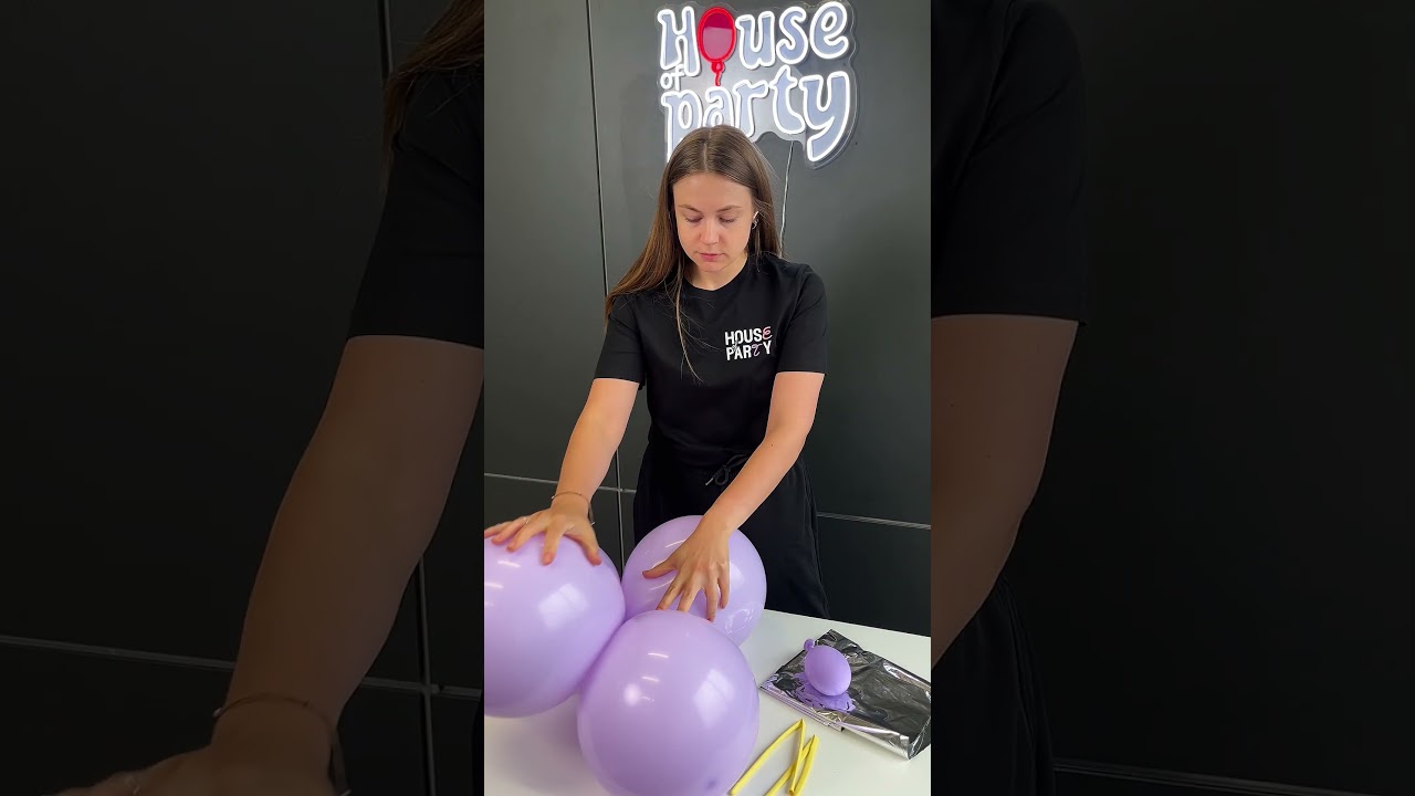 How to Make a Stunning Balloon Stand with a Number Topper! 🎈 #DIYBalloonDecor