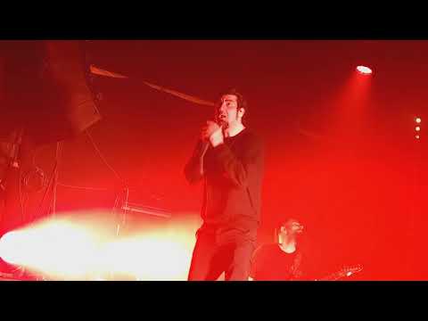 Watch: Deftones Perform Live Rarities at Intimate Show | Ultimate Guitar