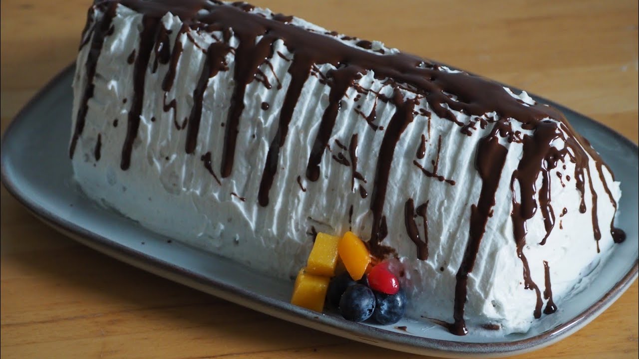 A simple triangle cake