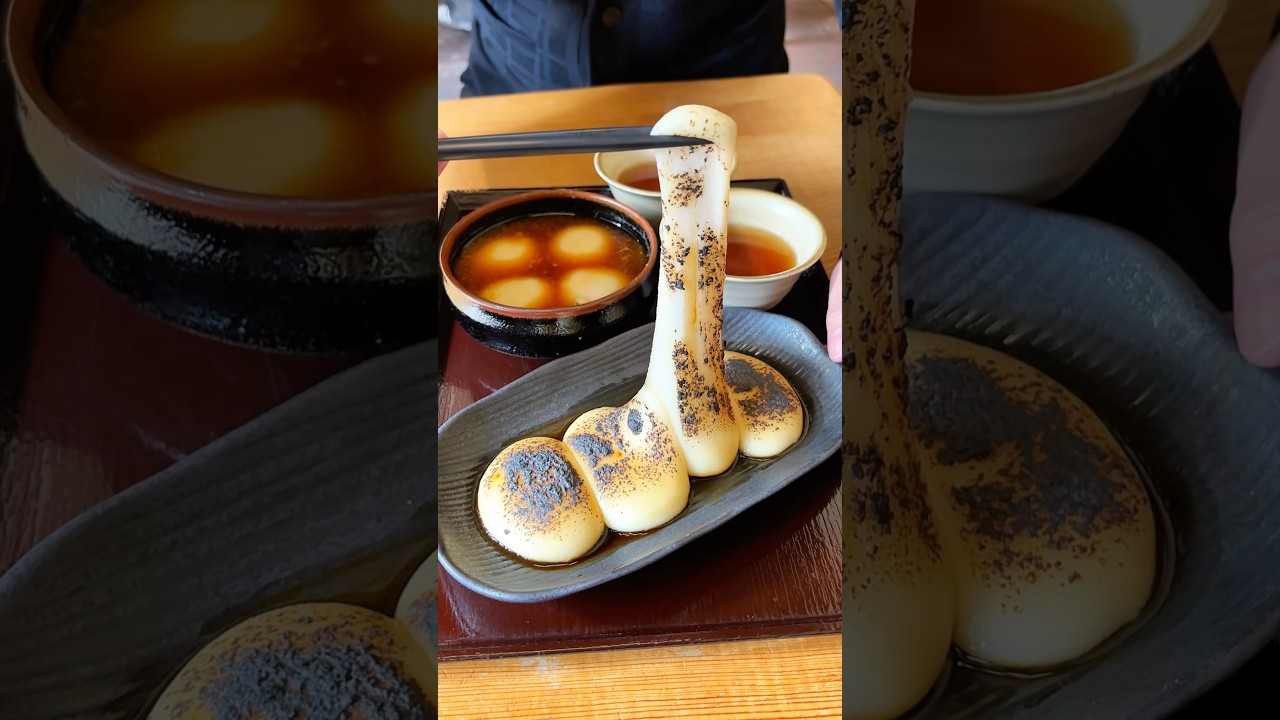 The master chef's freshly made soy sauce mochi🍡#japanesefood #sweet