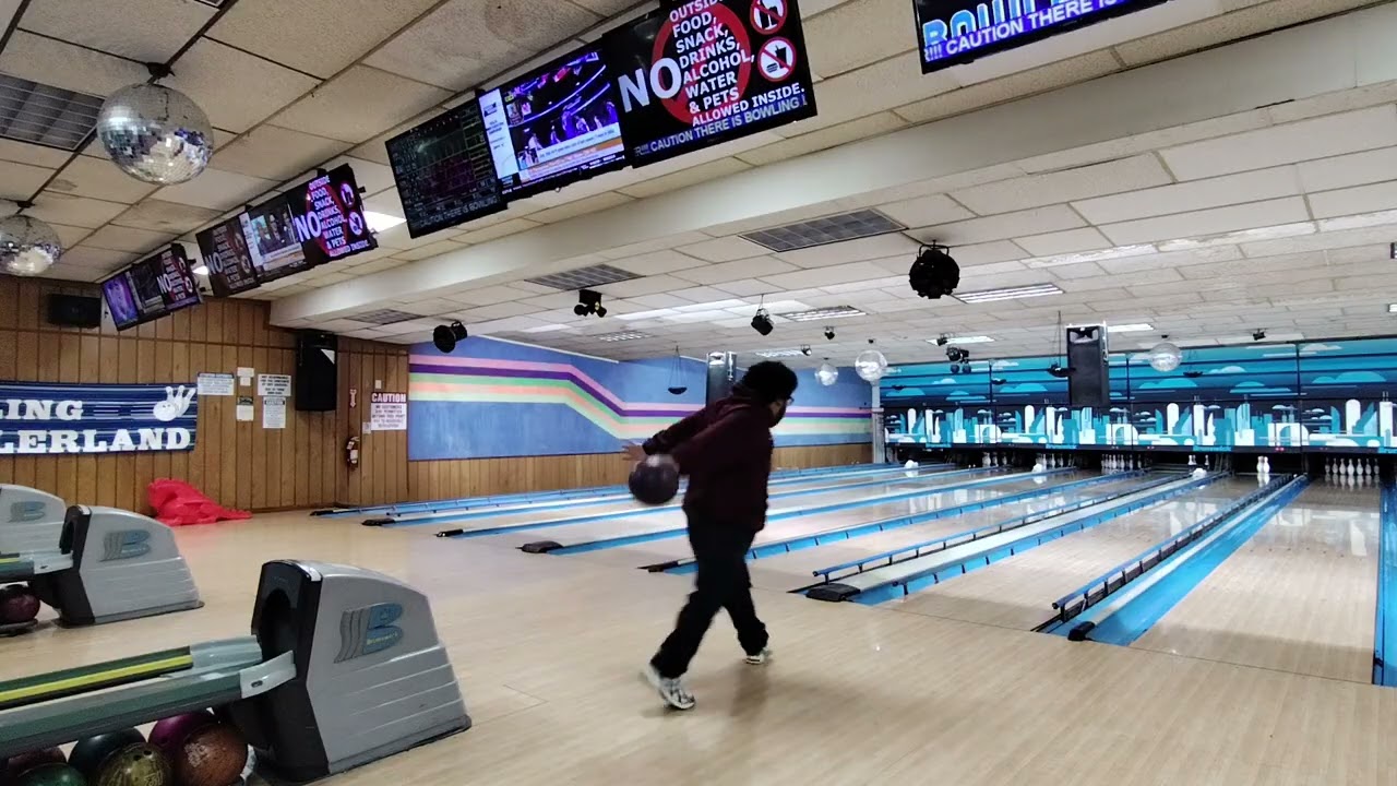 Bowling 🎳 William Torres to play with friends.