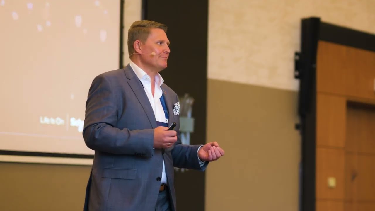 Building and operating data centers for a sustainable tomorrow | Schneider Electric