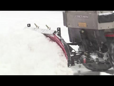 Are HOAs responsible for clearing snow and ice?
