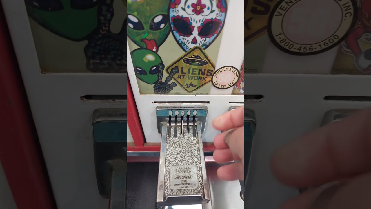 Alien Invasion Sticker VM - Day 1 #shorts #sticker #vendingmachine