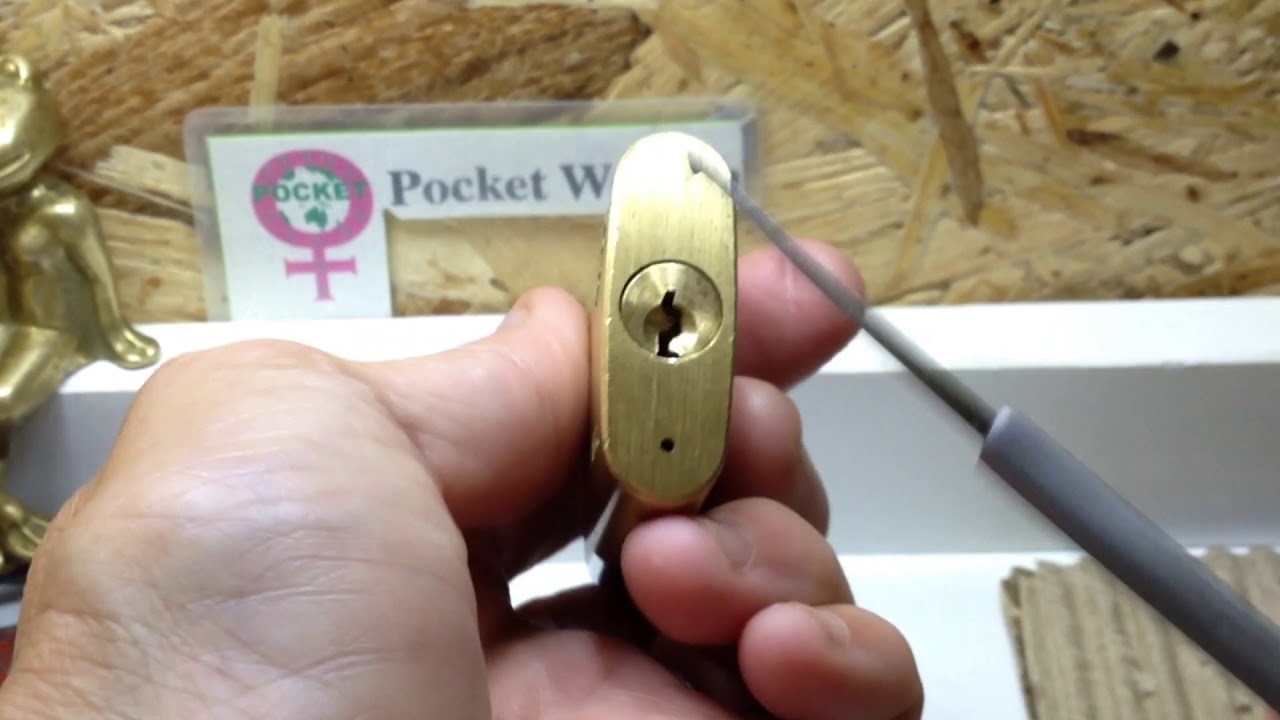 (116) Yale Y110/40 Brass Padlock #QuickPickThursday