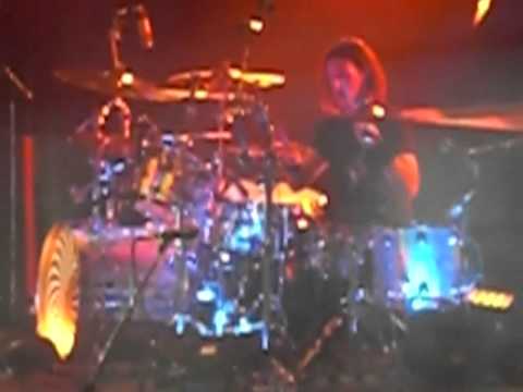 Sean Kinney drumming