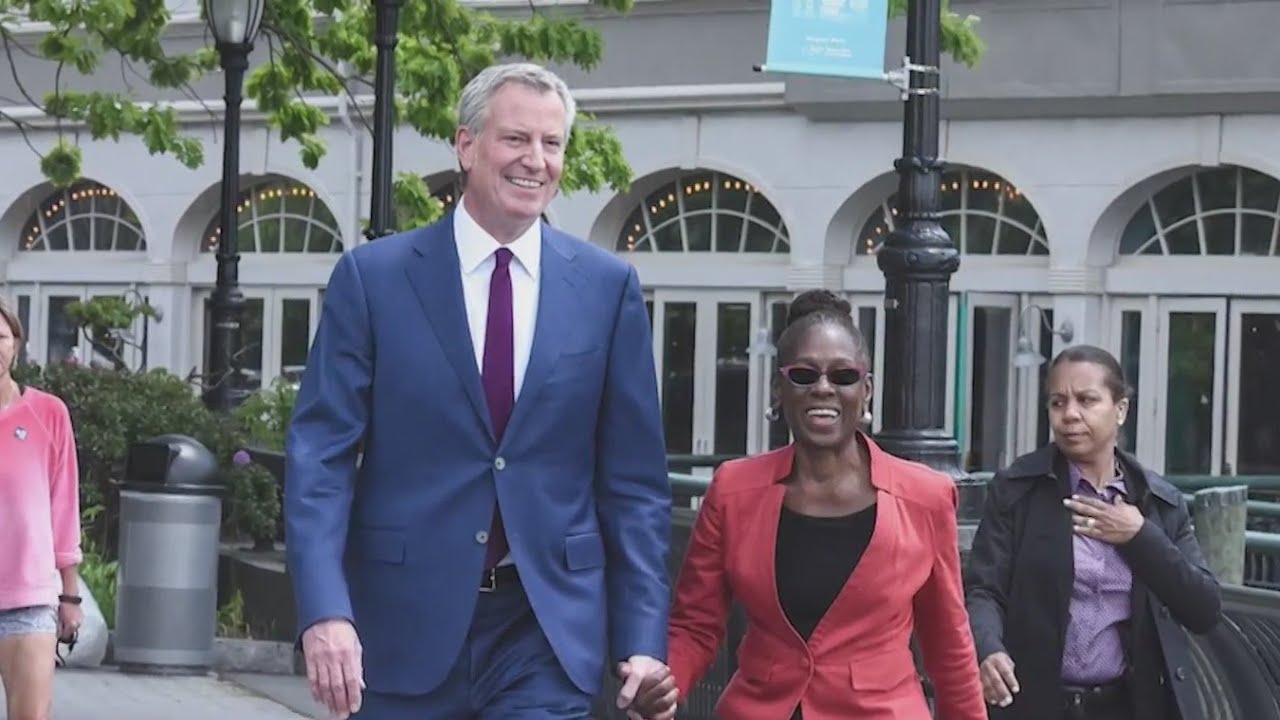 Former New York Mayor de Blasio and wife announce separation, but not divorce | NewsNation Live