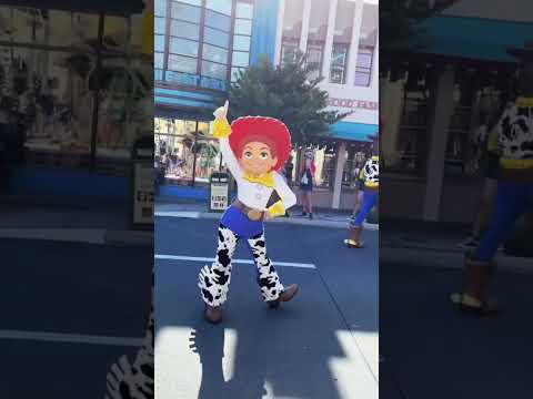 Andy’s Coming | The Rise and Fall Of A Secret To Meeting Toy Story Characters #disneycharacters