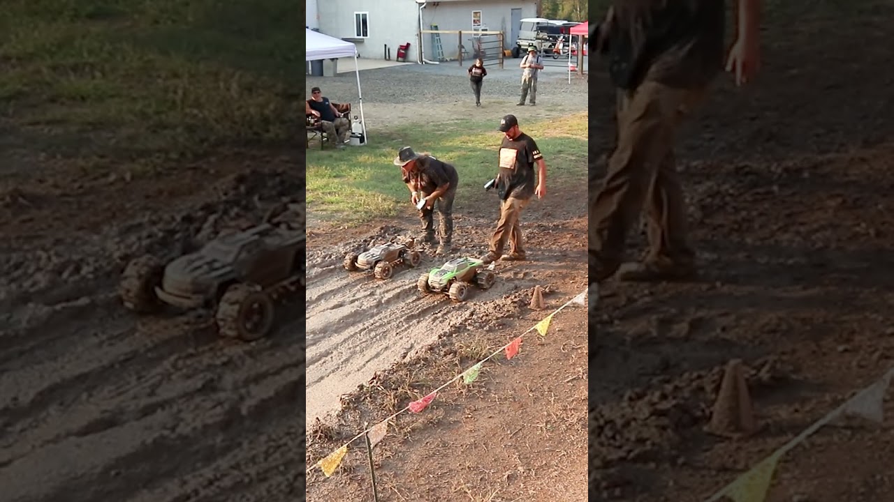 Xmaxx vs Kraton | Drag race between 2 big RC trucks