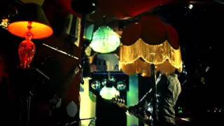 Ryno Velvet Chords - Chordify