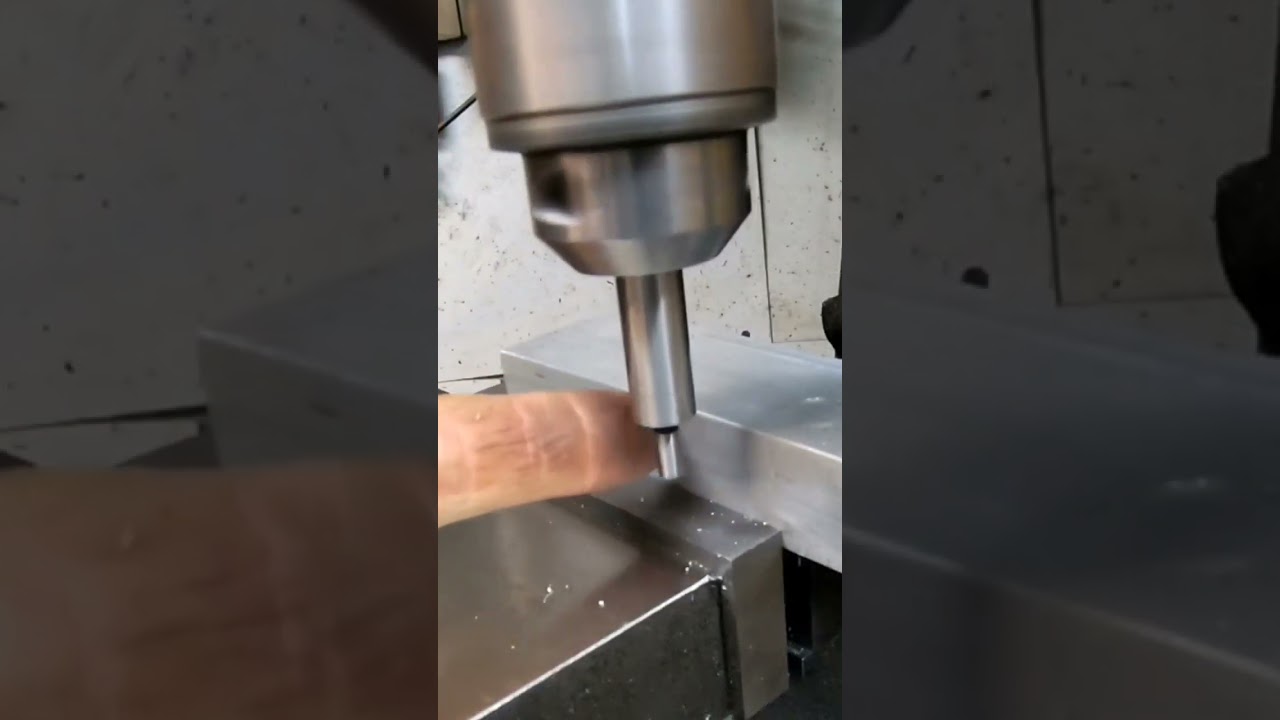 Edge finding on the milling machine