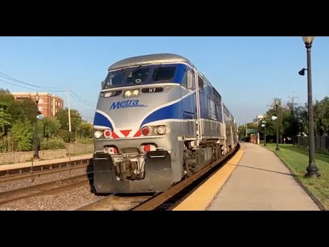 Afternoon Metra Rail Action in Wheaton